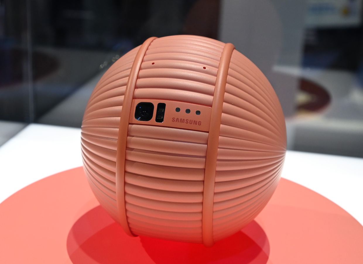 How Is Artificial Intelligence Revolutionizing Cleaning Services?